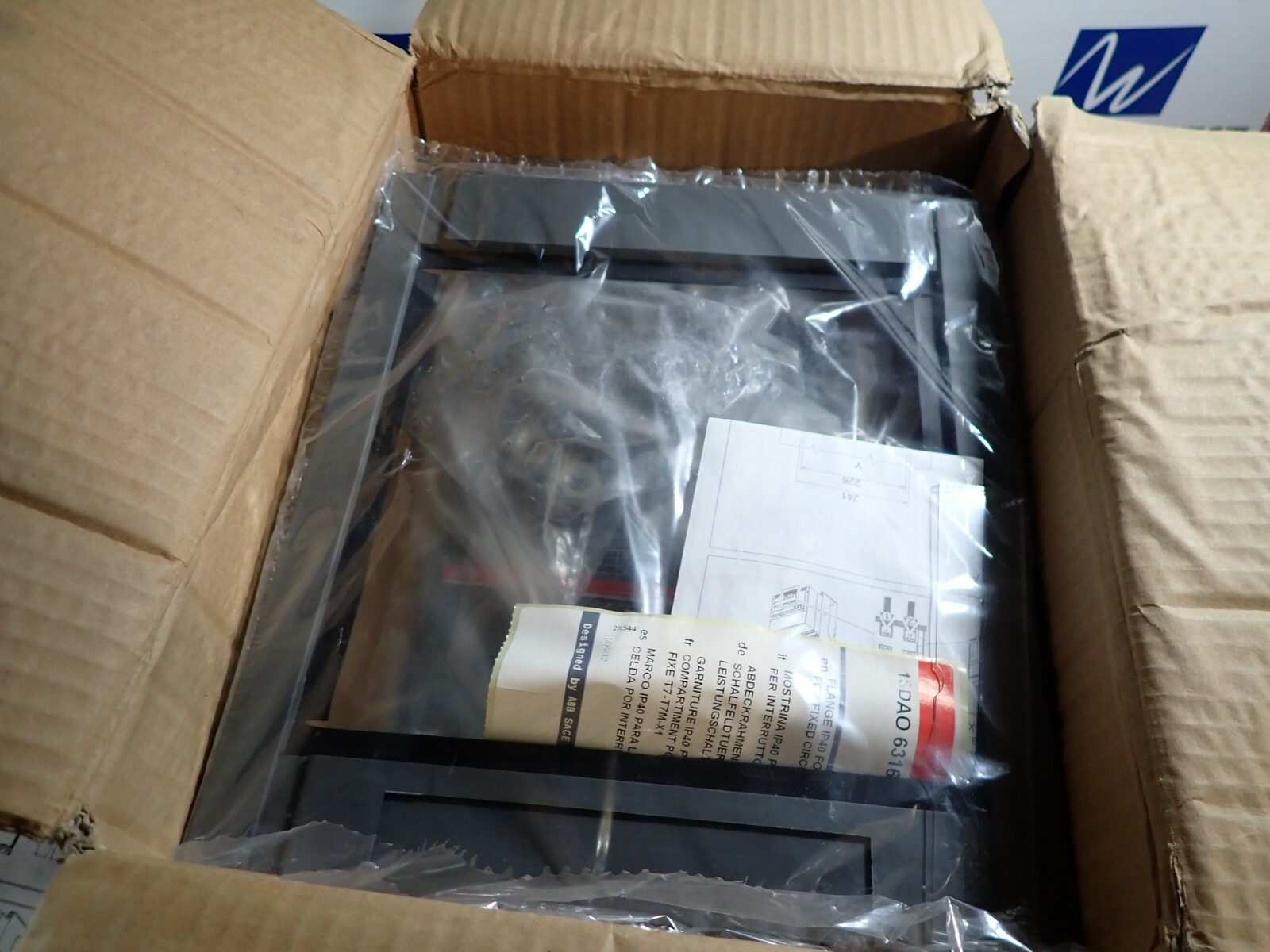 NEW ABB TMAX T7S1250 3 pole 1250 amp LSI PR231 600v Circuit Breaker | eBay