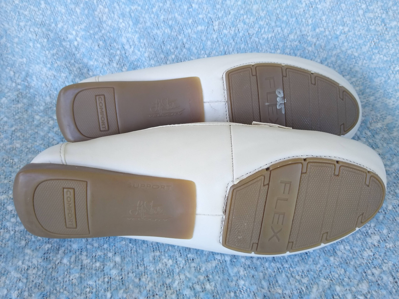 Lifestride Velocity Memory Foam Flats Size 9.5 White - Gem