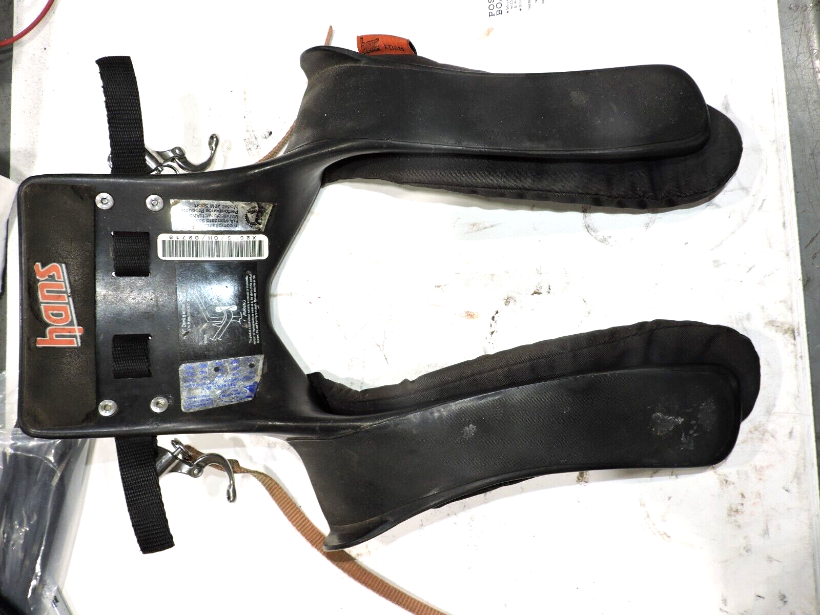 HANS head and neck device Small/Med. 20M style complete nascar Late ...