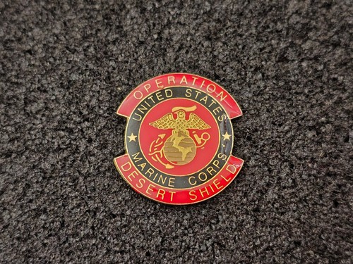 A62-32) US Marine Corps Operation Desert Shield Pin Badge Abzeichen ...
