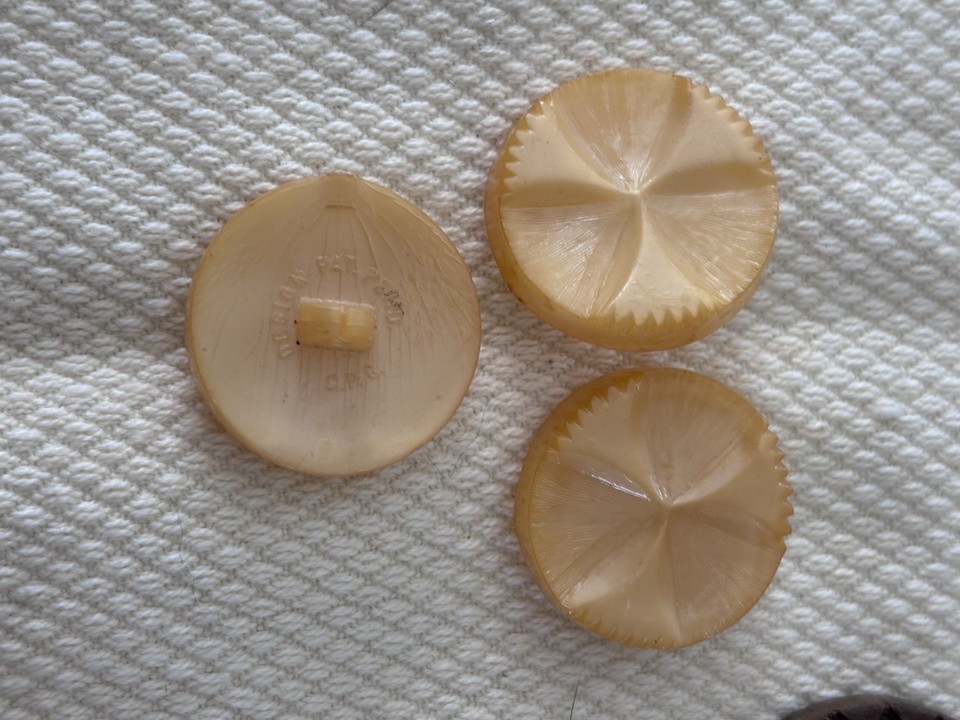 Vintage Button I Am Pretty Sure They Date Back to the 1930s. (3572 ...