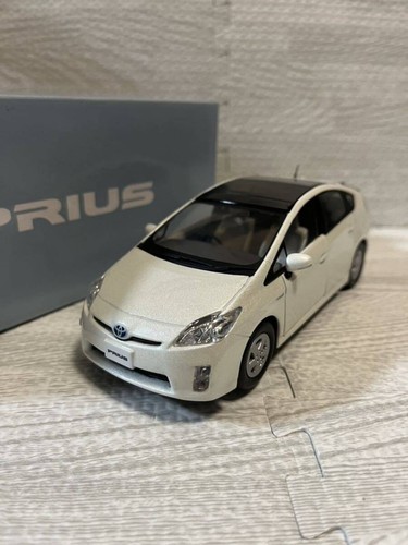 1/30 Old Prius Early Model Color Sample Mini Car Novità Bianco Perla ...