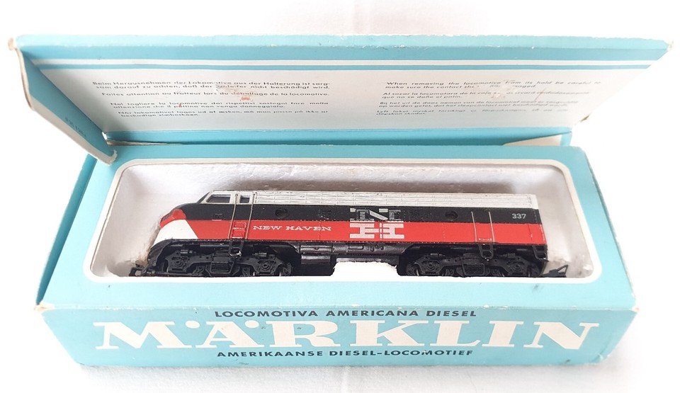 Marklin AC HO 1:87 USA NEW HAVEN EMD F9 DIESEL LOCOMOTIVE 3062 + 4062 ...