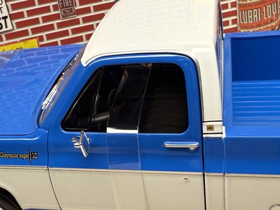 1974 C10 Cheyenne Super Pick-up Truck Blue & White C10 Square Body 1/18 ...