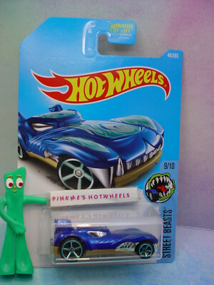 2017 Hot Wheels HOWLIN' HEAT #46 dark blue/gold;blue oh5 STREET BEASTS ...