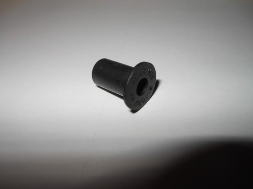 NOS SUZUKI 1998-17 GSX-R750 GSX-R1000 OEM RUBBER NUT 09159-05019 | eBay
