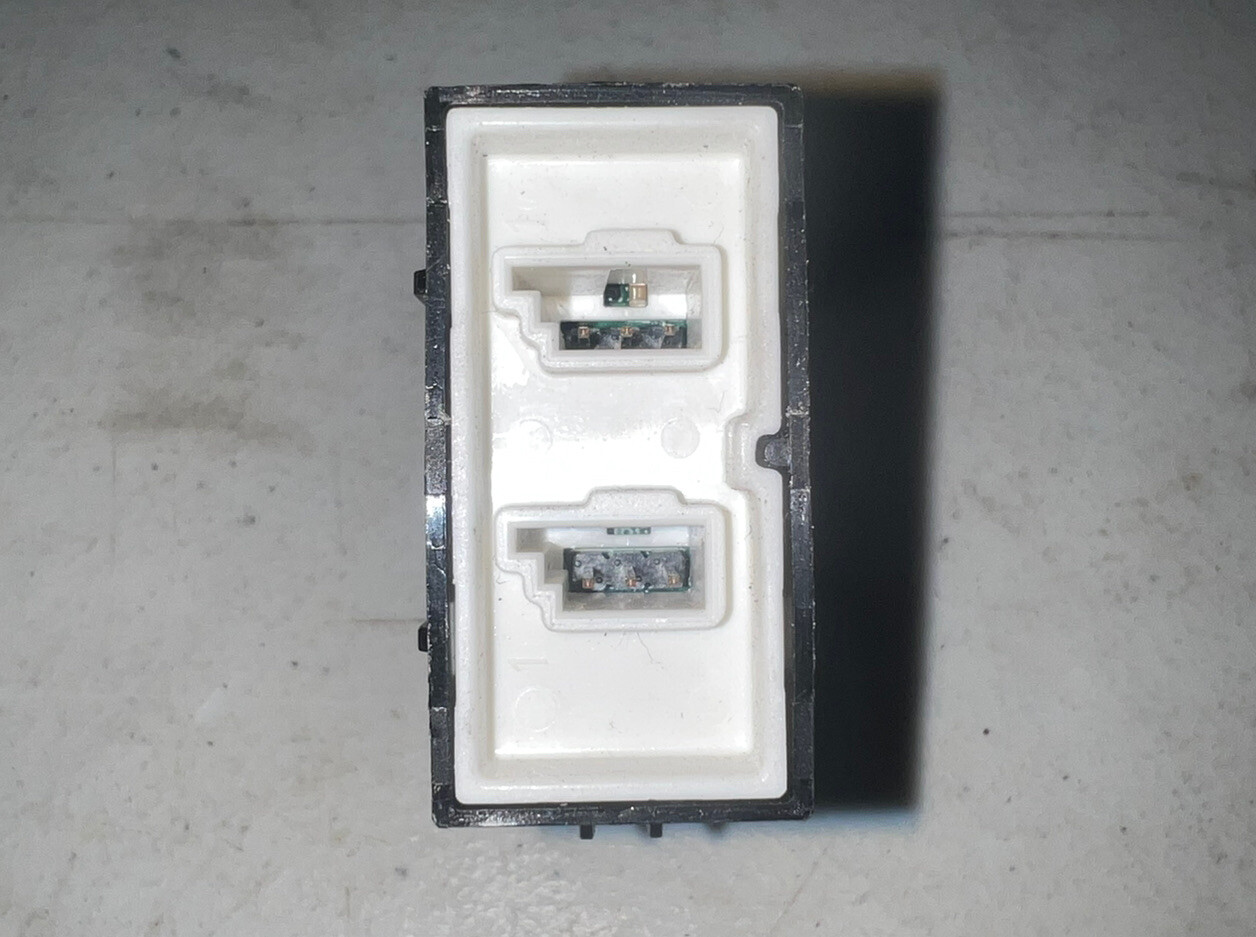 Peterbilt Paccar Dash / PTO Dump Switch OEM# P27-1242-008-01 | eBay