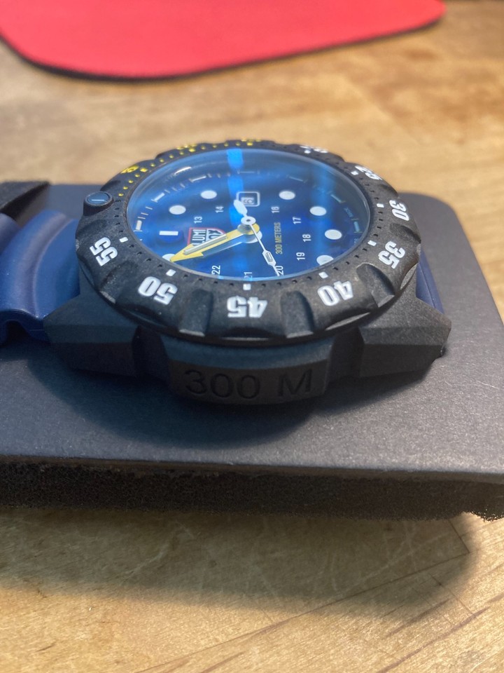 Luminox 1553 Scott Cassell Deep Dive Swiss Quartz 300M e Men’s Watch ...