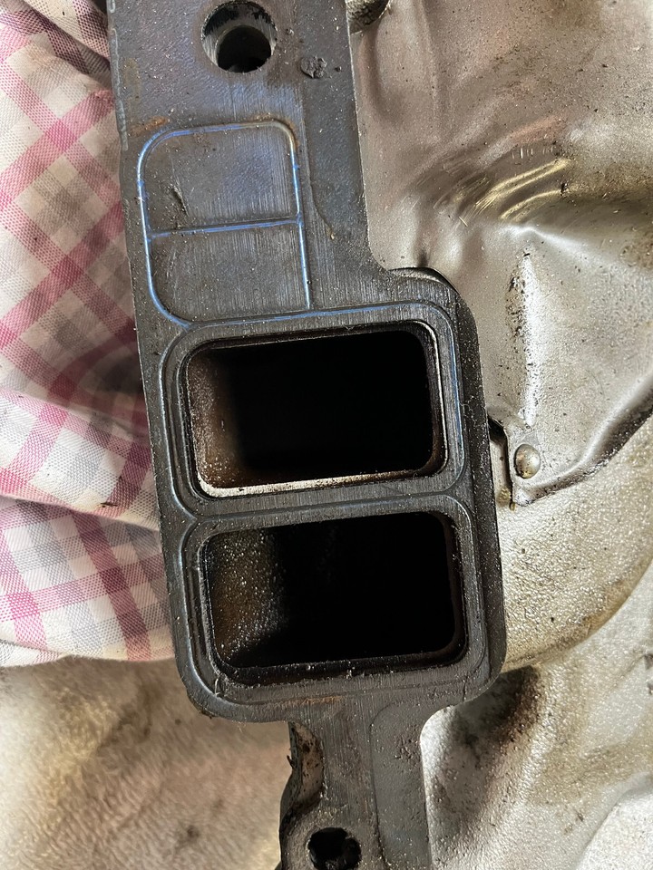 80 81 SB CHEVY 350 ALUMINUM 4BBL INTAKE MANIFOLD 14014432 CAMARO Z28 ...