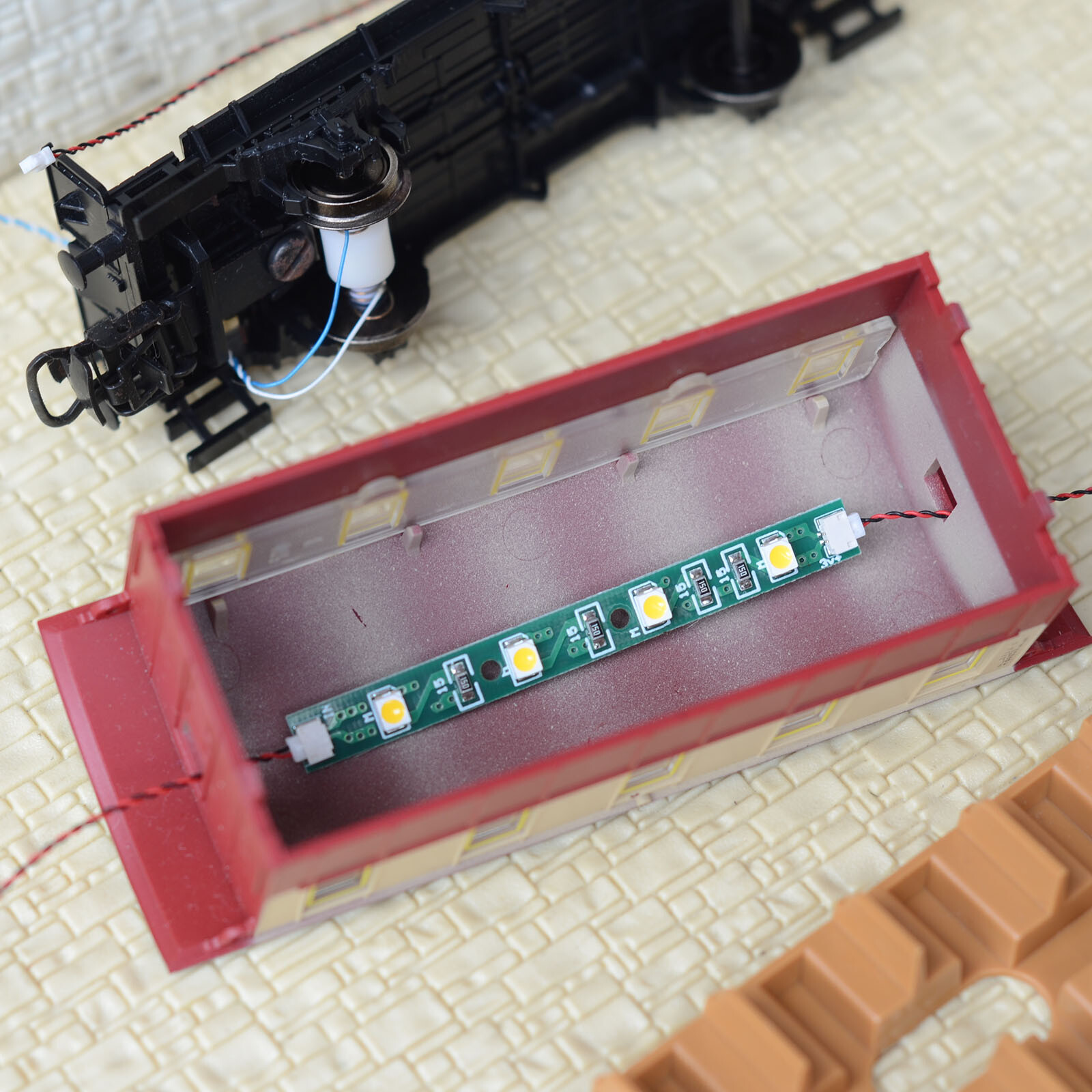 5 x DC 3V LED strips compact size light passenger cars or building plug ...