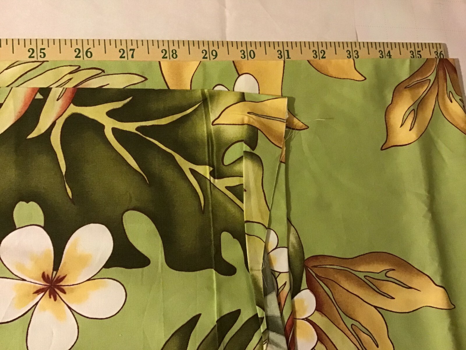 Trendtex Fabric Plumeria Tropical Hawaiian Print 2007 Approx 2.5 yards ...