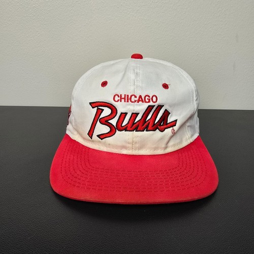 VINTAGE Chicago Bulls Hat Cap Mens SnapBack White Sports Specialties ...