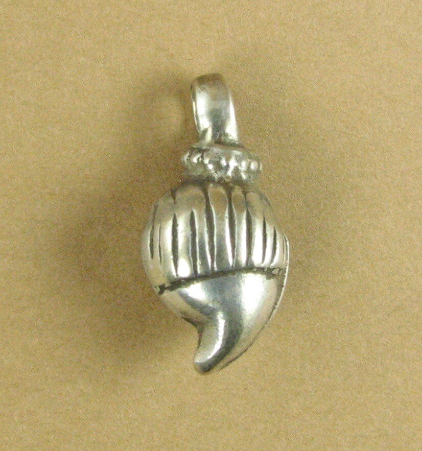 Old /Antique Indian Tribal Silver Mango pendant. Amul… - Gem