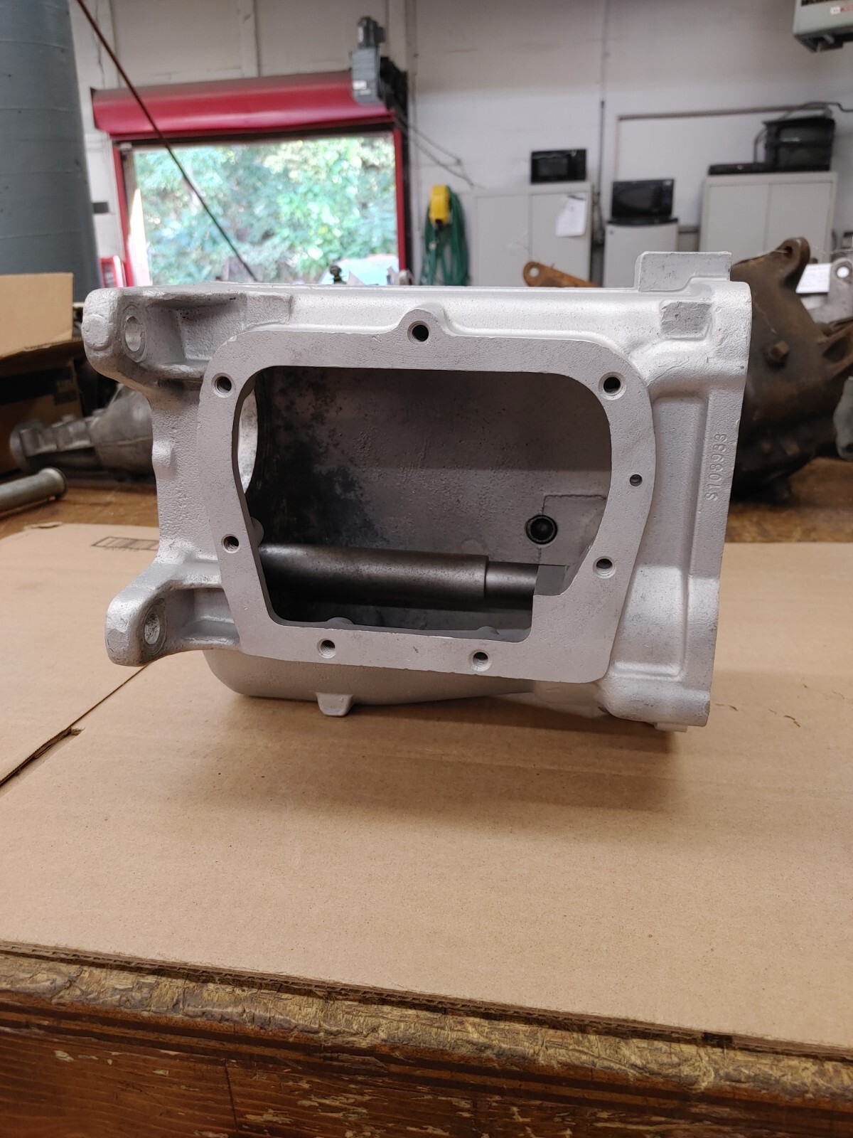 1964 1965 Muncie M20 M21 325 4 Speed Transmission Case 3851325 P0202 ...