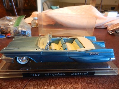 VINTAGE 1960 CHRYSLER IMPERIAL MODEL KIT - BUILT - IN HARD CASE - 1:25 ...