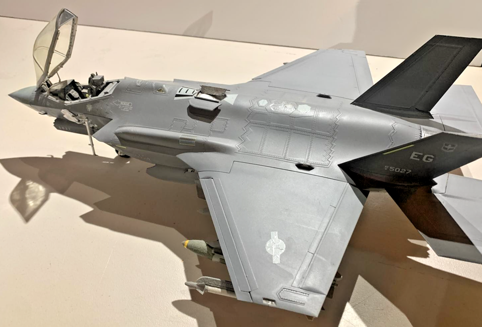 BUILT - 1/32 F-35 Lightning II USAF (Full Weapon Load = "Beast Mode ...