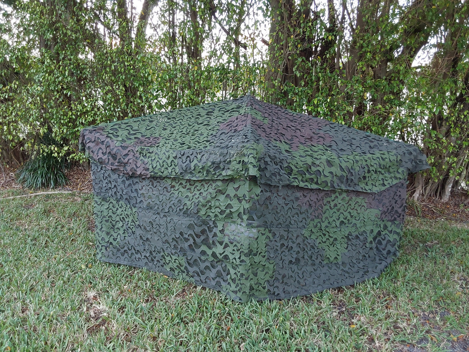 MILITARY CAMO NETTING - WOODLAND - SAAB Barracuda SOLSCONS Umbrella ...