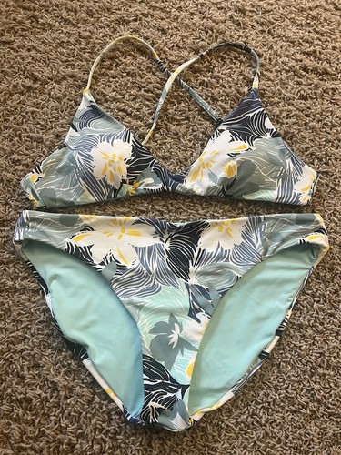 New Without Tags Roxy Women’s Bikini Set Small Top Medium Bottom ...