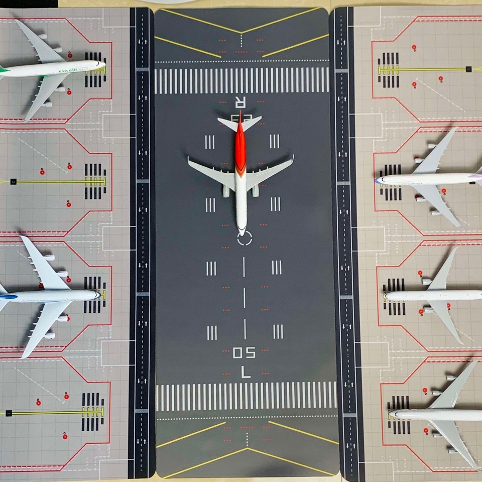 1:400 Airport Aircraft Model GSE Airport Runway + Parking Apron Rubber ...