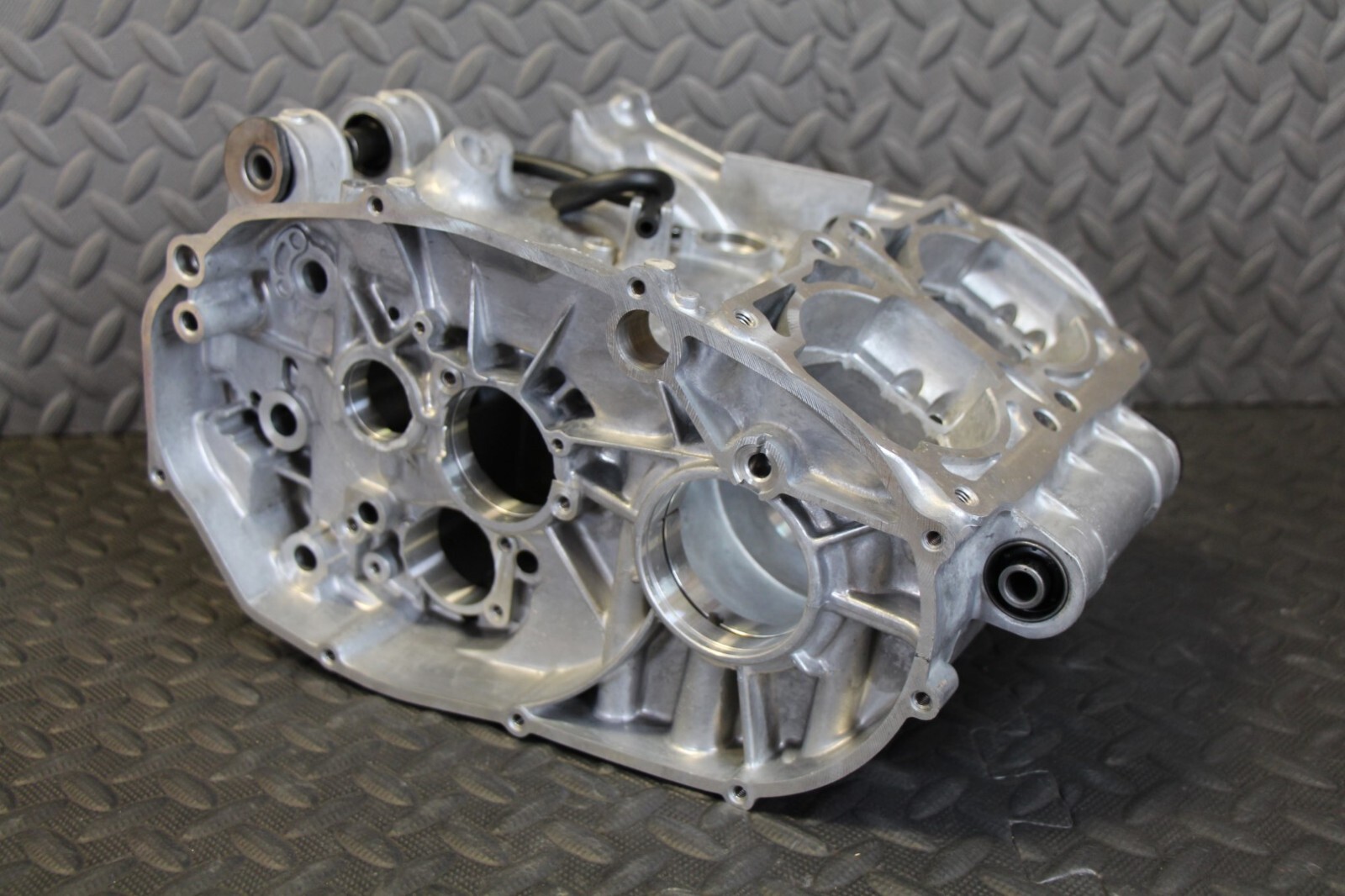 New Yamaha Banshee Cases Crankcase Oem Factory Top Bottom Engine Motor ...