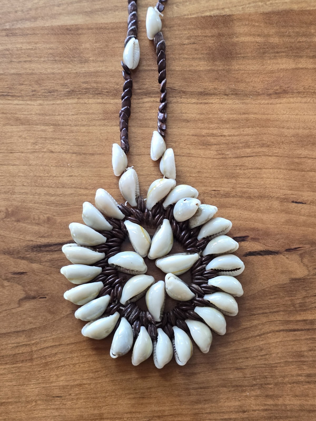 Vintage Cowrie Shell & Koa Seed Lei Necklace with Flo… - Gem