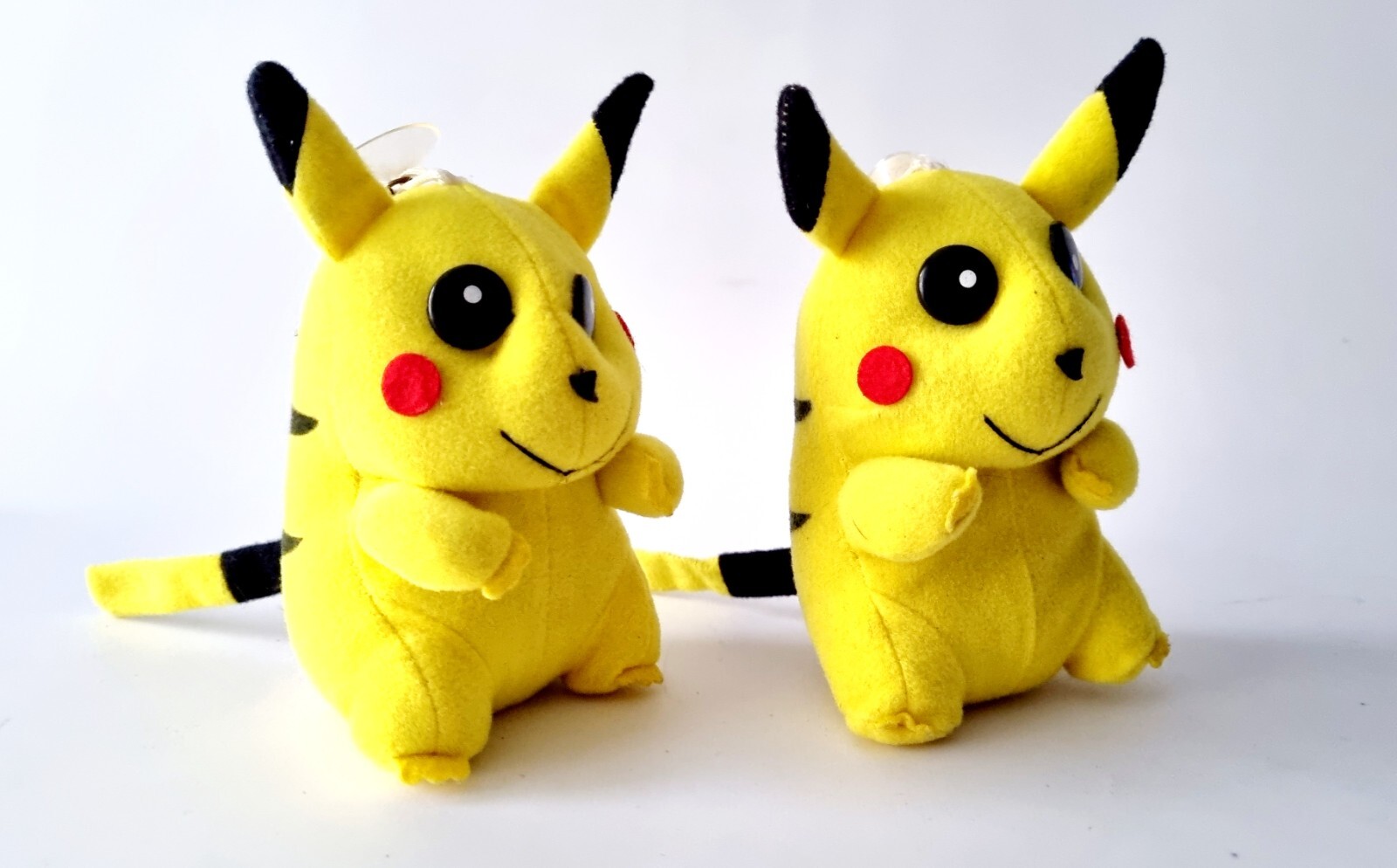 Pokemon Pikachu 2000 Collectibles plush toy vintage keychain with sound ...