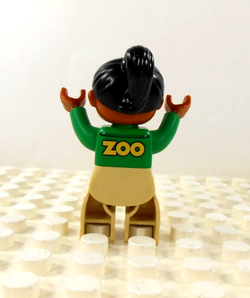 Lego Duplo Figure African American Woman Zoo Keeper black hair green ...