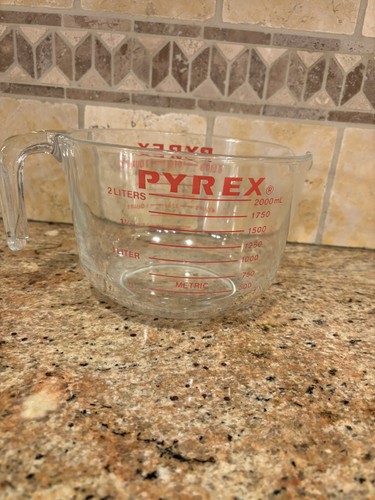 PYREX 8 Cup 64 Oz Glass Measuring Cup Mixing Bowl Red Block Letter 564 ...