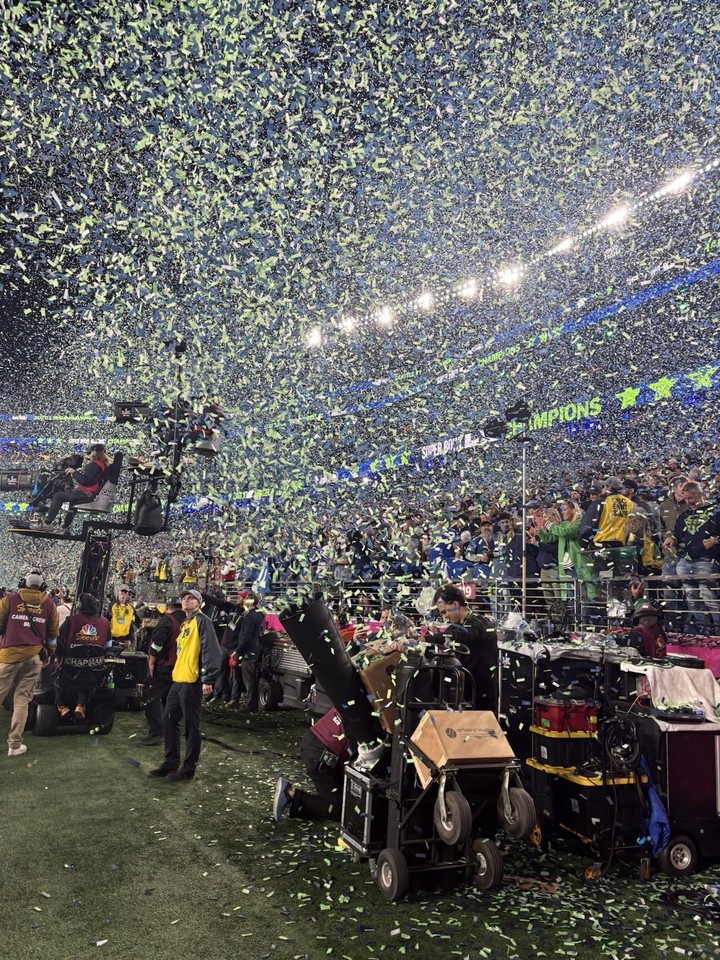 Seattle Seahawks NFL Super Bowl 60 LX Winning Confetti Santa Clara vs ...