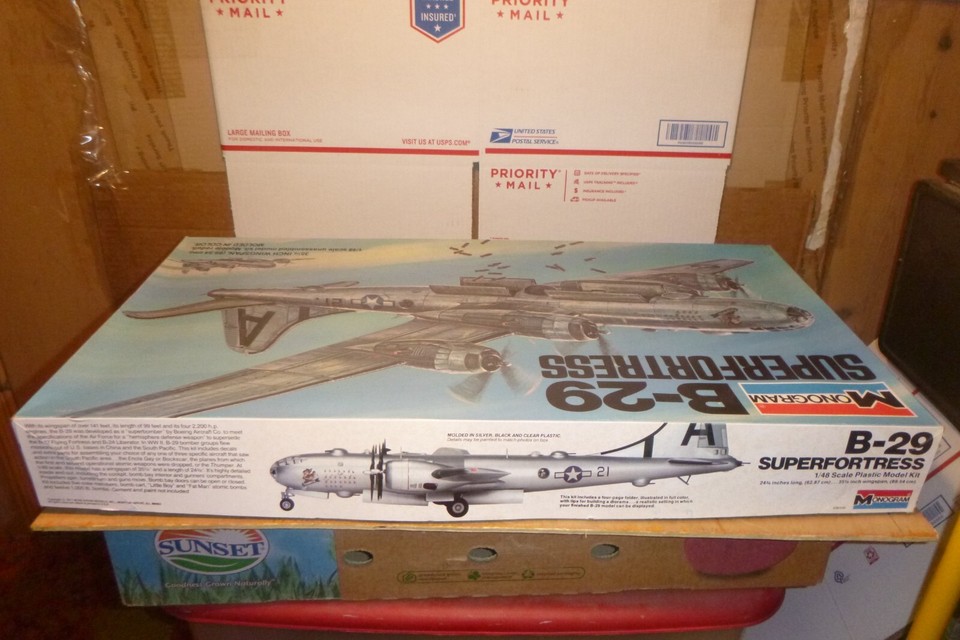 Vintage 1977 Monogram 148 Scale B-29 Superfortress Airplane Model Kit ...