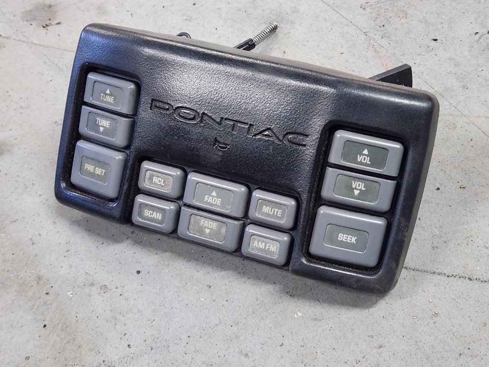 88 Firebird Trans Am STEERING WHEEL w RADIO CONTROLS 86 87 89 gta WS6 ...