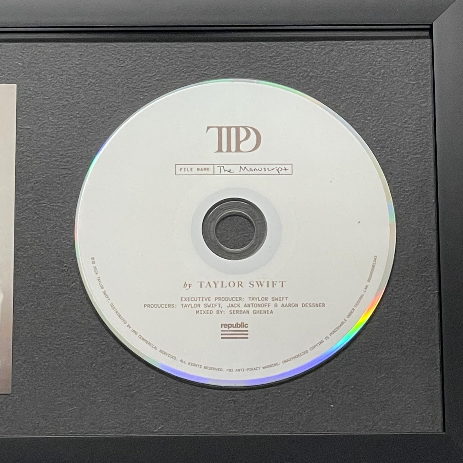 Taylor Swift Signed CD Cover Framed PSA/DNA The Tortured Poets ...