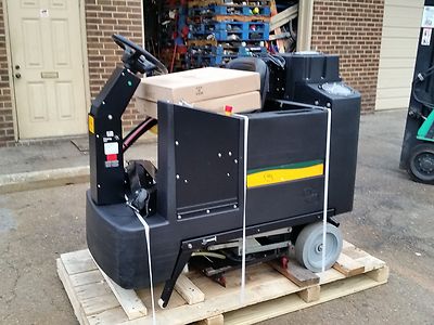 NSS CHAMP 3329 ride-on automatic scrubber 33" under 500HR, 60 day parts ...