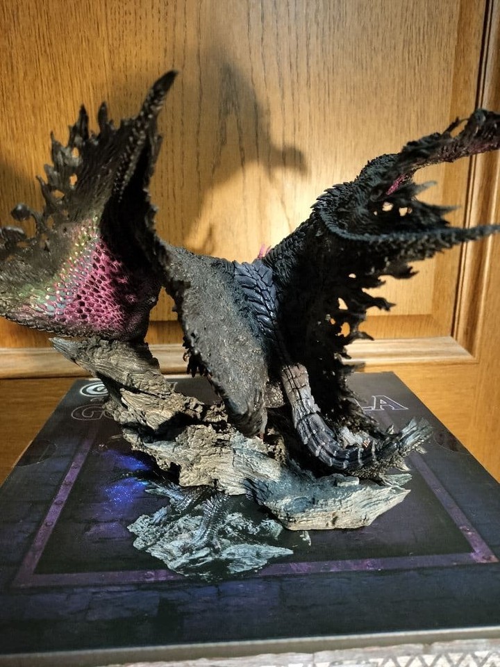 Creator's Model Gore Magala Opened | eBay
