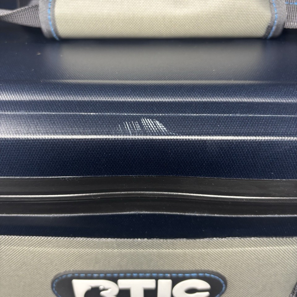 RTIC 30-Can Ultra-Tough Soft Cooler, 20 Qt, Leakproof, Waterproof, Blue ...