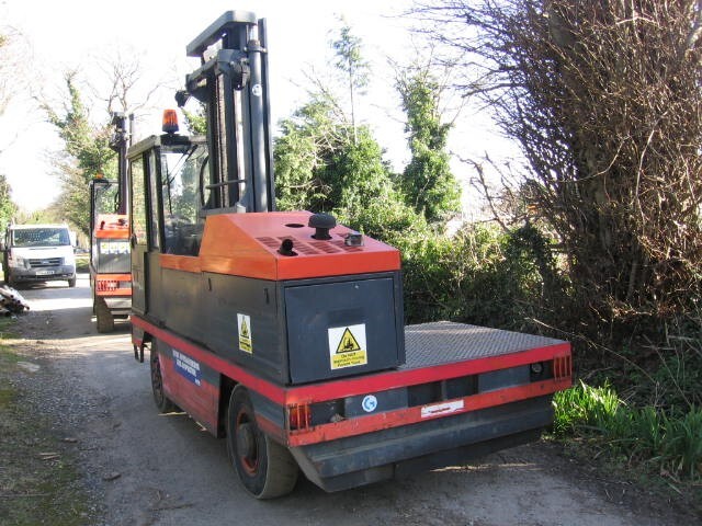 LINDE S50 SIDE LOADER 5 TON FORK LIFT LOW HOURS YEAR 2002 NEW LOLA TIDY ...