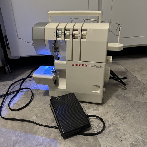 Singer 14CG754 ProFinish OverLock Serger Sewing Machine w Foot Pedal ...