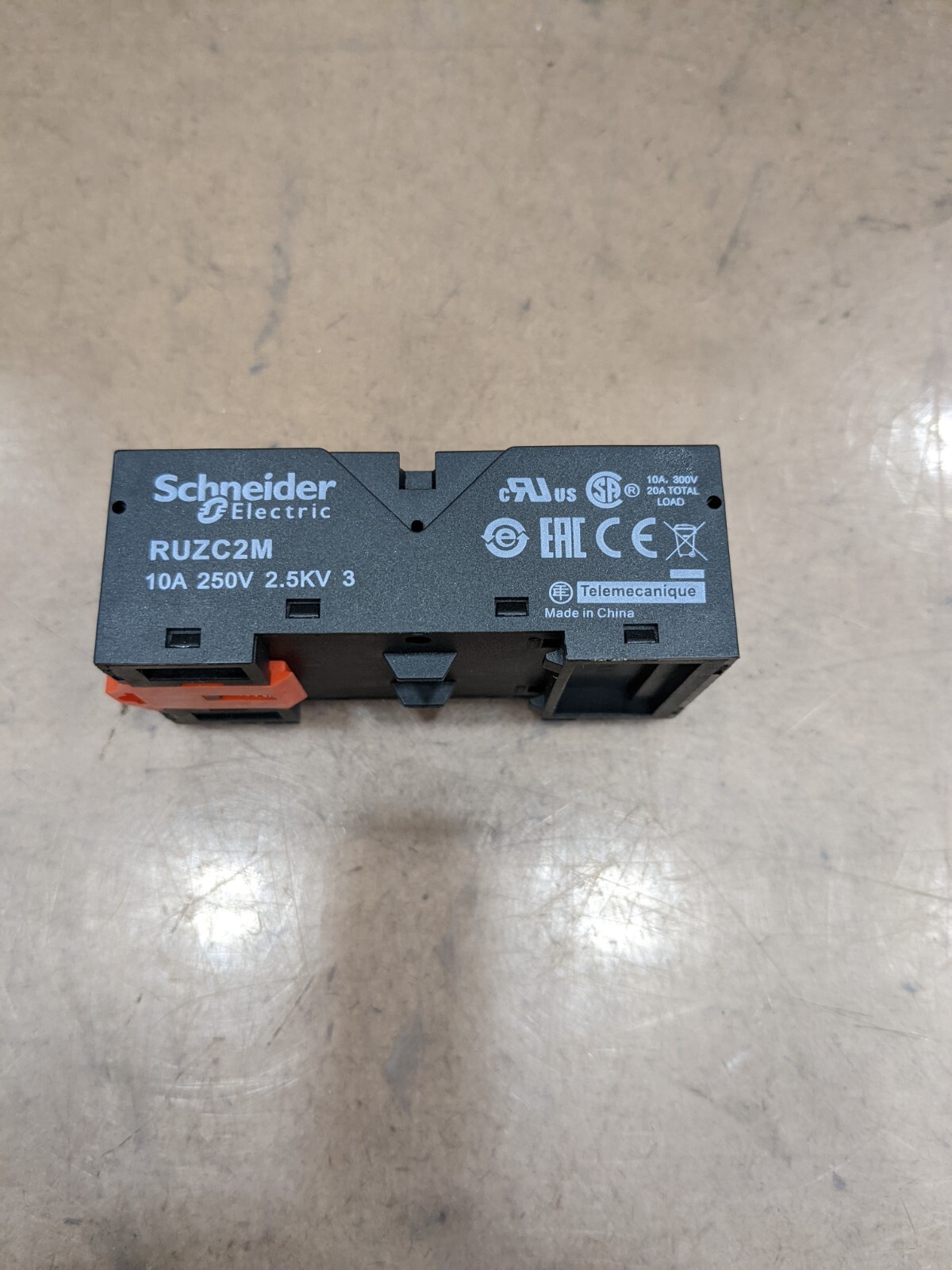 Schneider Electric RUZC2M Plug-In Relay Socket, Mixed Contact, 10A ...