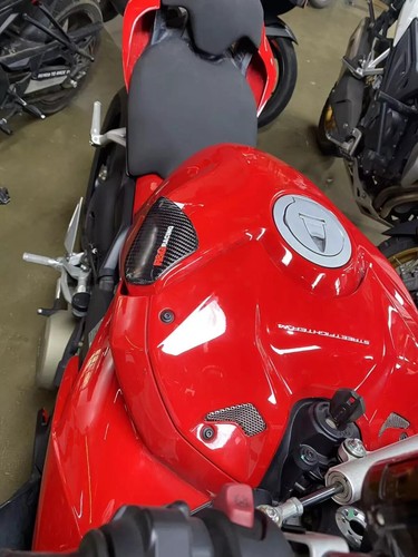 V4 Side Tank Covers Carbon Fiber For Ducati STREETFIGHTER V4 V4S ...