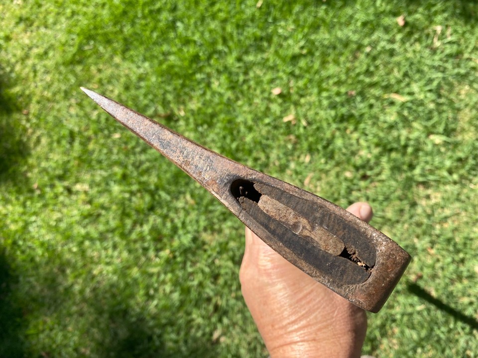 Early ELWELL England 4&1/2lb Tassie pattern Axe. Near full length & VGC ...