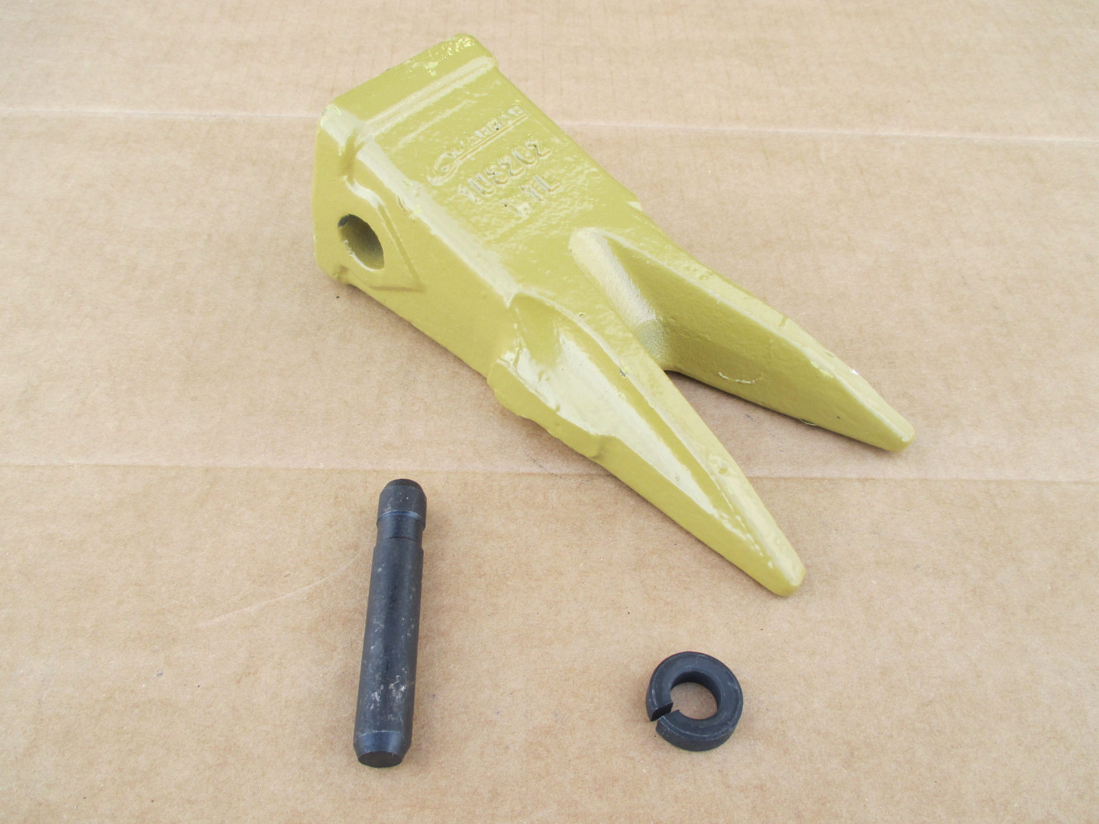 CATERPILLAR CAT STYLE TWIN SHARP TIP PIN + LOCK FOR BUCKET 1358208 ...