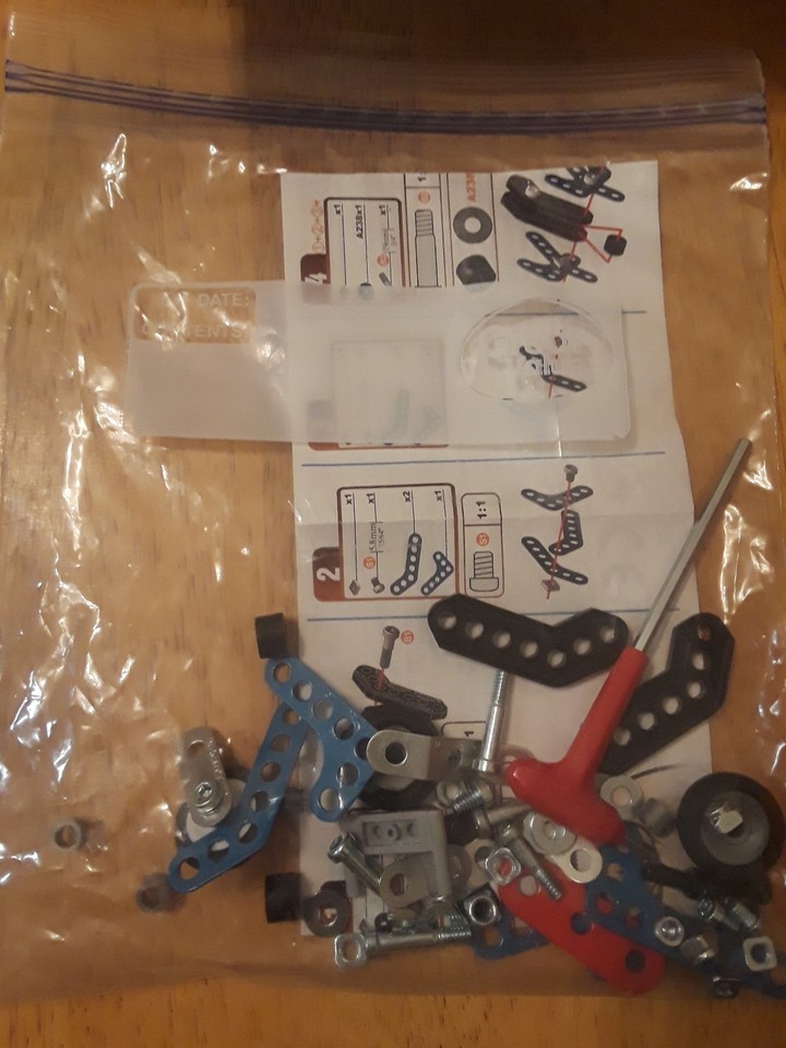 Meccano Childrens Kids Pocket Mini Bike Starter Set 49 Real Metal Parts ...