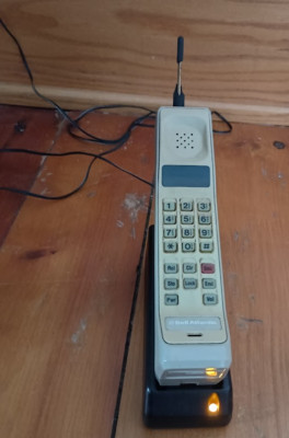 Motorola Cell Phone and Charger, Vintage Beige Brick Phone | eBay