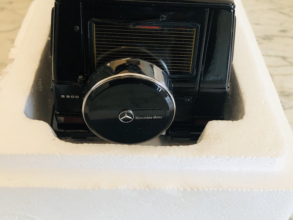 NEW AUTOart Mercedes Benz G-Wagon 1:18 - Edition G - Dealer Model - B6 ...