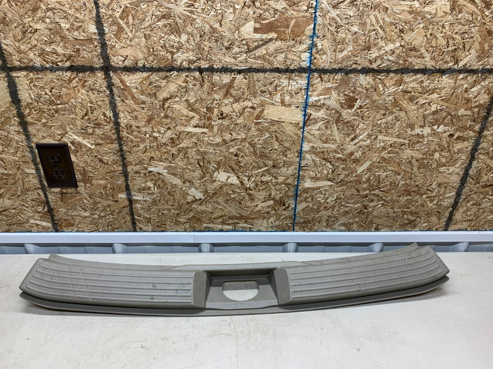 2007-2010 FORD EDGE REAR CARGO AREA HATCH SILL PLATE SCUFF PANEL TRIM ...