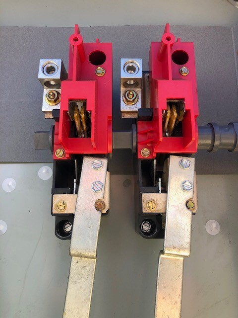 Eaton Double Throw 200 Amp Generator Transfer Switch DT224URK-NPS ...