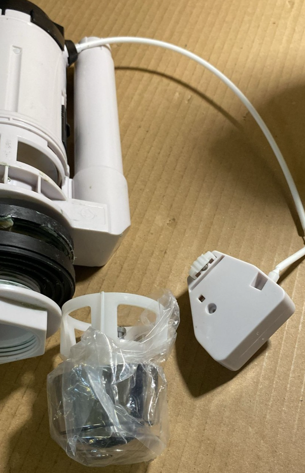 Fluidmaster Top Side Front Mounted Dual Flush Valve White PRO550UK ...