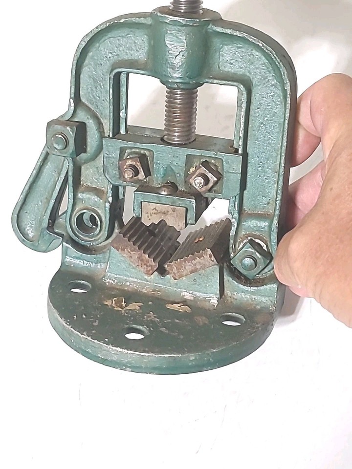 LITTLESTOWN HDWE & FDRY USA No 52? BENCHTOP PIPE VISE USA MADE TOOL | eBay
