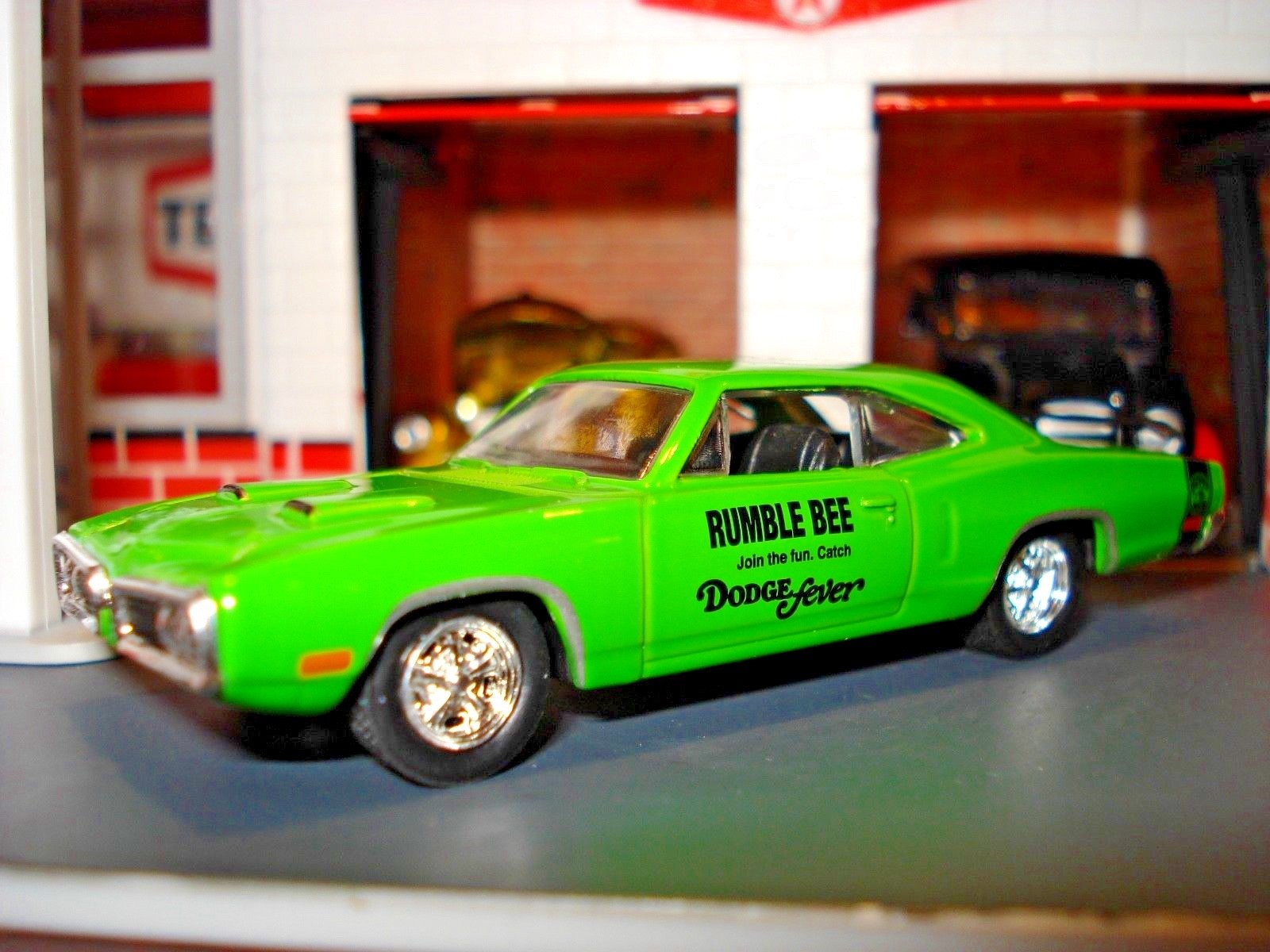 1970 DODGE SUPERBEE R/T LIMITED EDITION 1/64 GREEN M2 "DODGE BUMBLE BEE ...