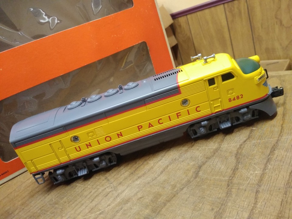 NOS 2 Pc Lionel 6-8480 Union Pacific F3-A Powered Dummy Diesel ...